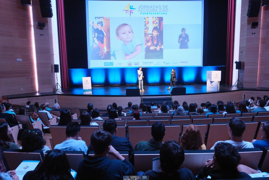 Alex Roca inicia las III Jornadas de Accesibilidad de Fuerteventura