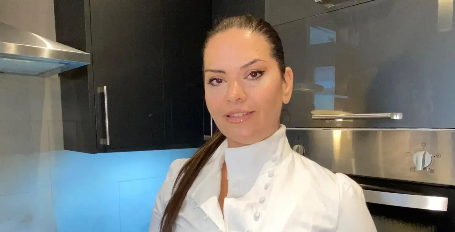 La chef canaria Miriam Hernández lleva el Roscón de Reyes al Chelsea FC
